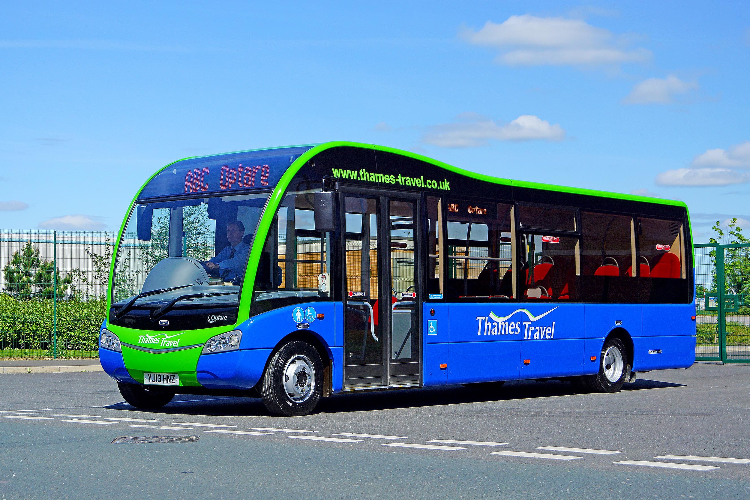 Thames Travel take six Optare Solo SRs for new Bicester services - Optare